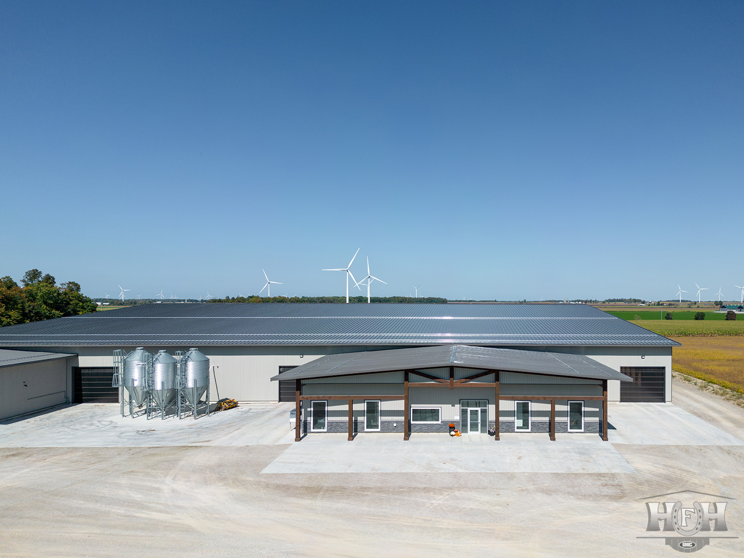 Thedford - Aug 2022 - Cross Vent Robot Barn | HFH