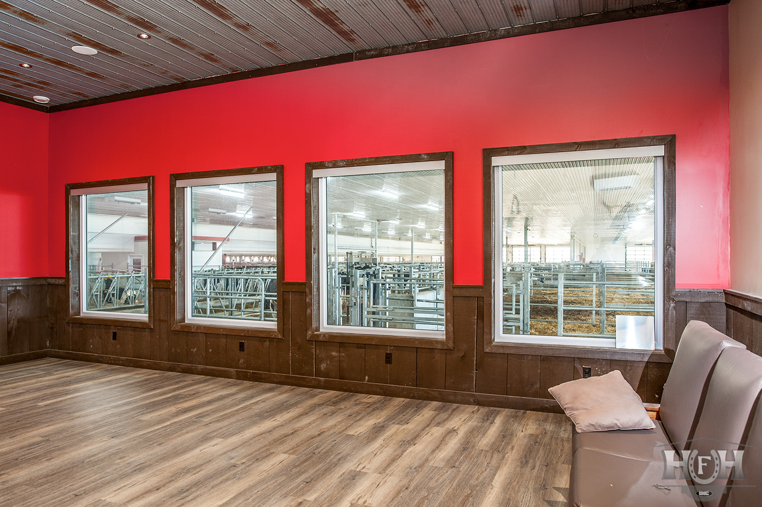 Mitchell - Oct 2019 - Cross Vent Robot Barn | HFH