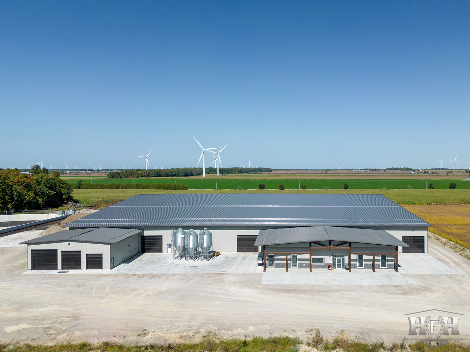 Thedford - Aug 2022 - Cross Vent Robot Barn | HFH