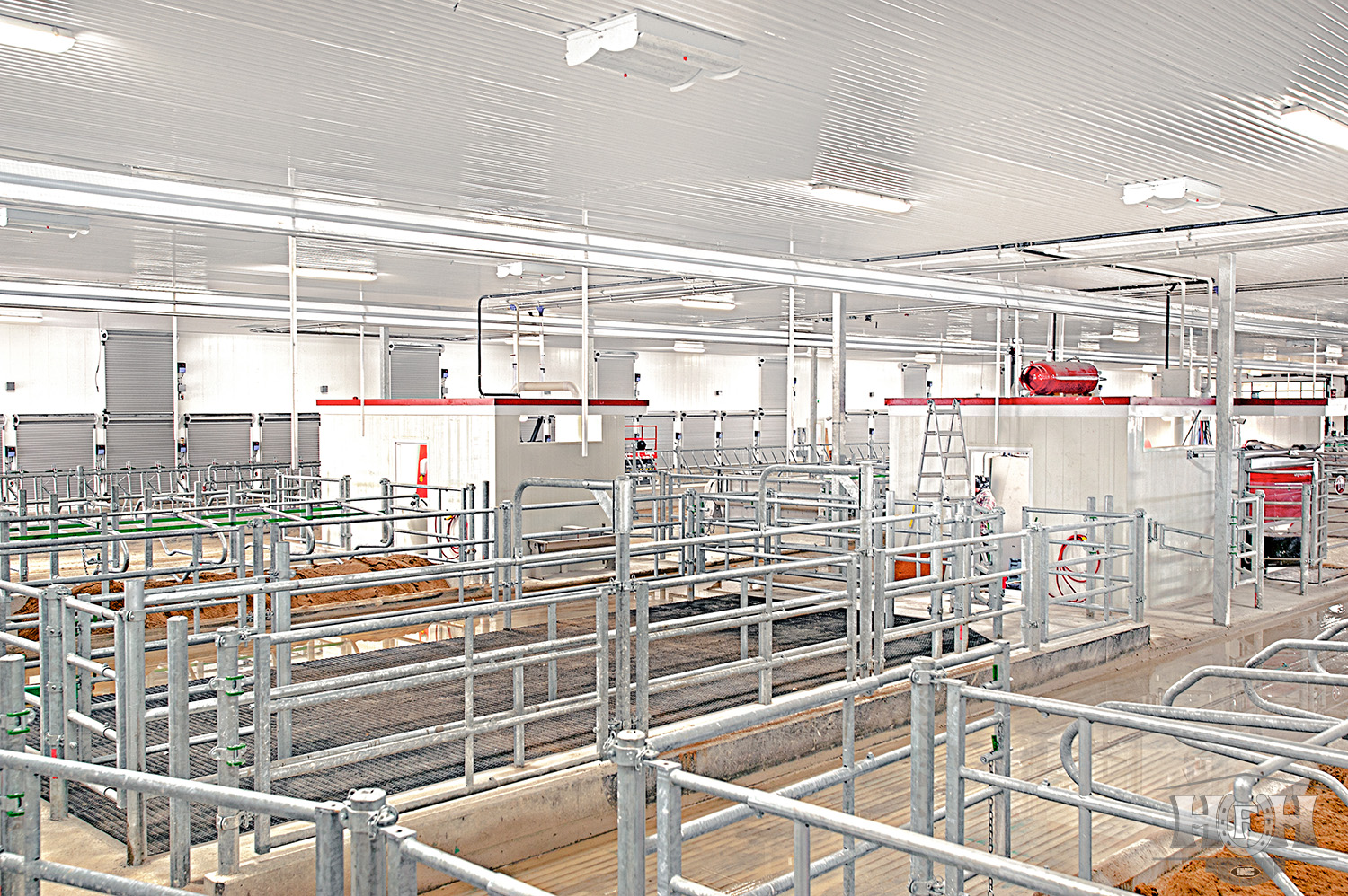 Gadshill - Sep 2018 - Cross Vent Robot Barn | HFH