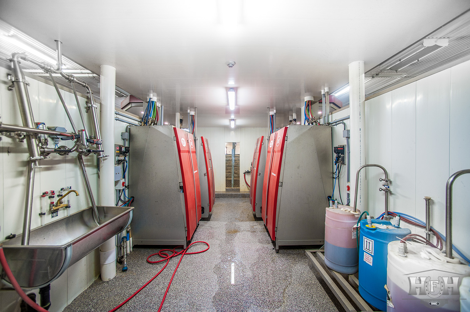 Mitchell - Oct 2019 - Cross Vent Robot Barn | HFH