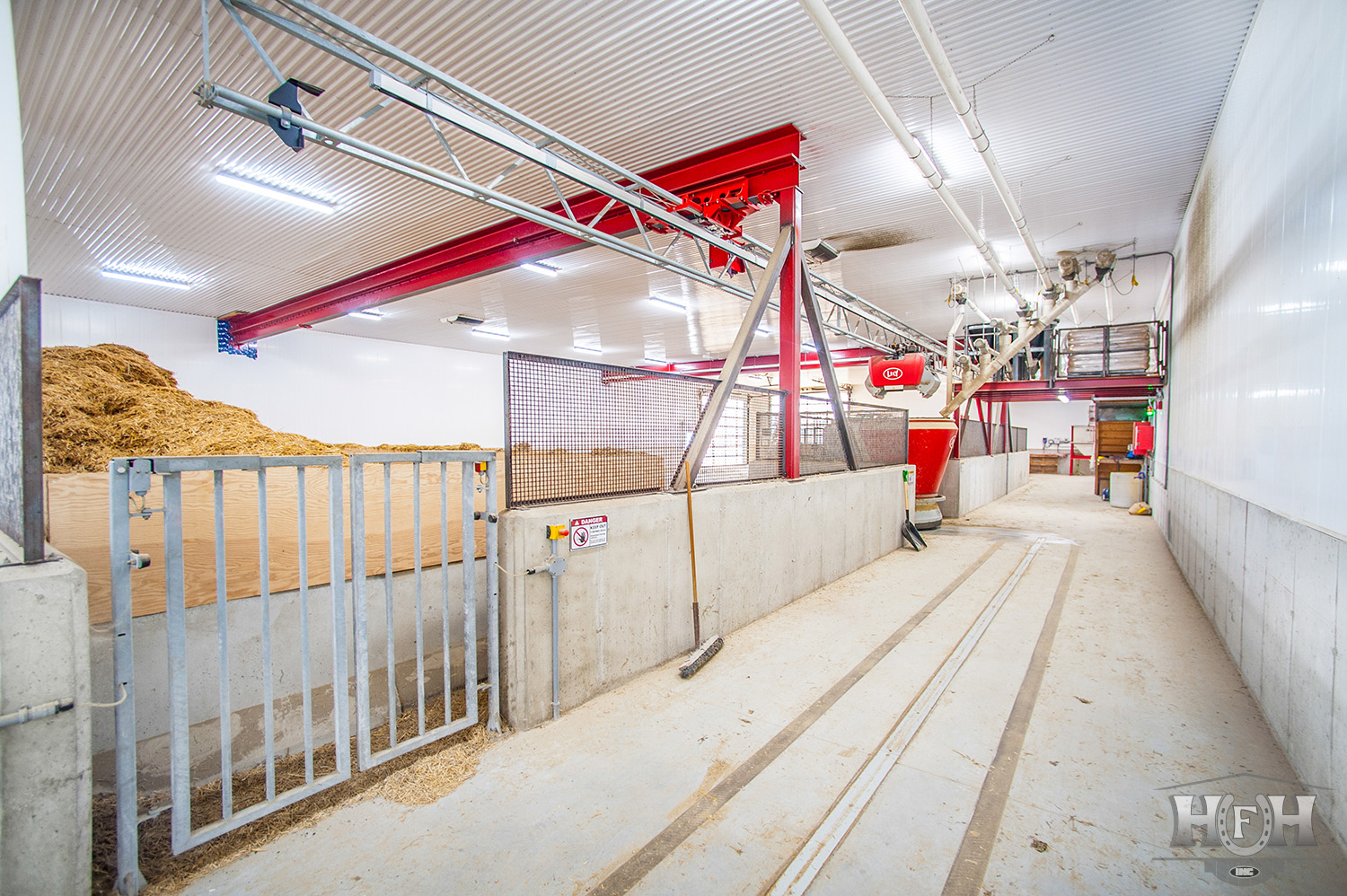 Mitchell - Oct 2019 - Cross Vent Robot Barn | HFH