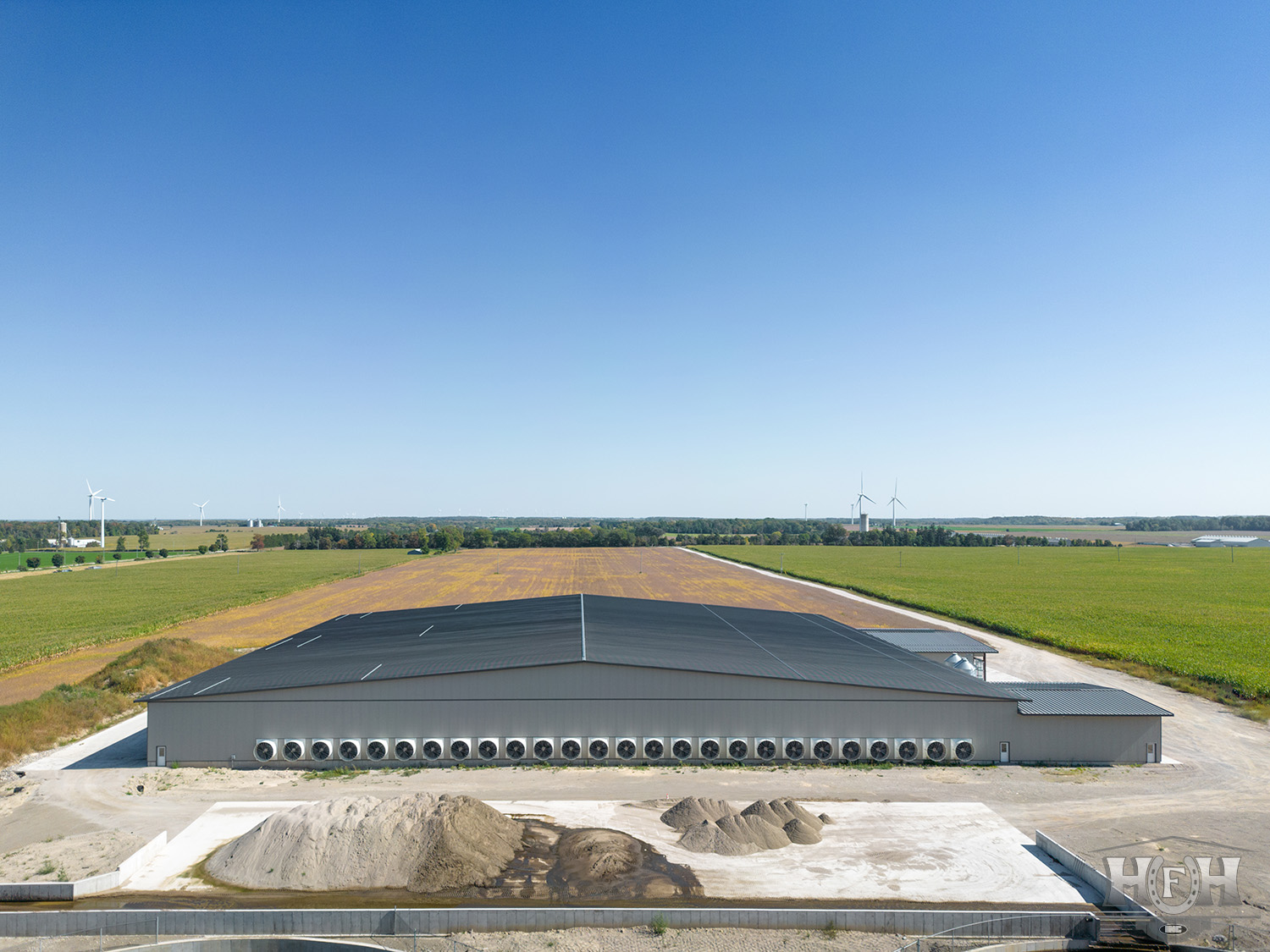 Thedford - Aug 2022 - Cross Vent Robot Barn | HFH